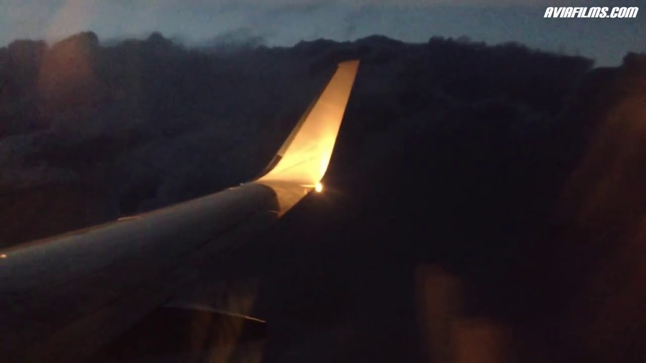 Boeing 737 airplane night landing - YouTube