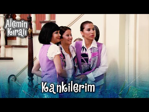 Jülide kız arkadaşlarını annesiyle tanıştırıyor! - Alemin Kıralı 39. Bölüm