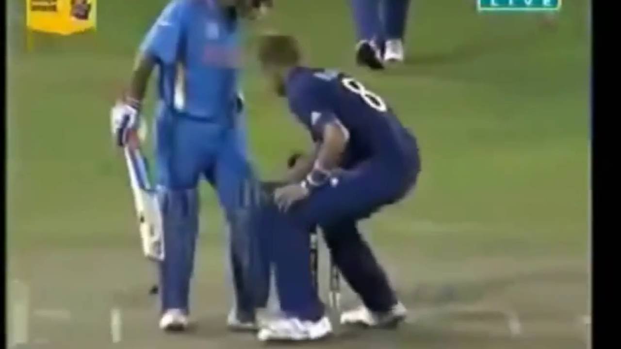 MS DHONI Very Funny Moment - YouTube