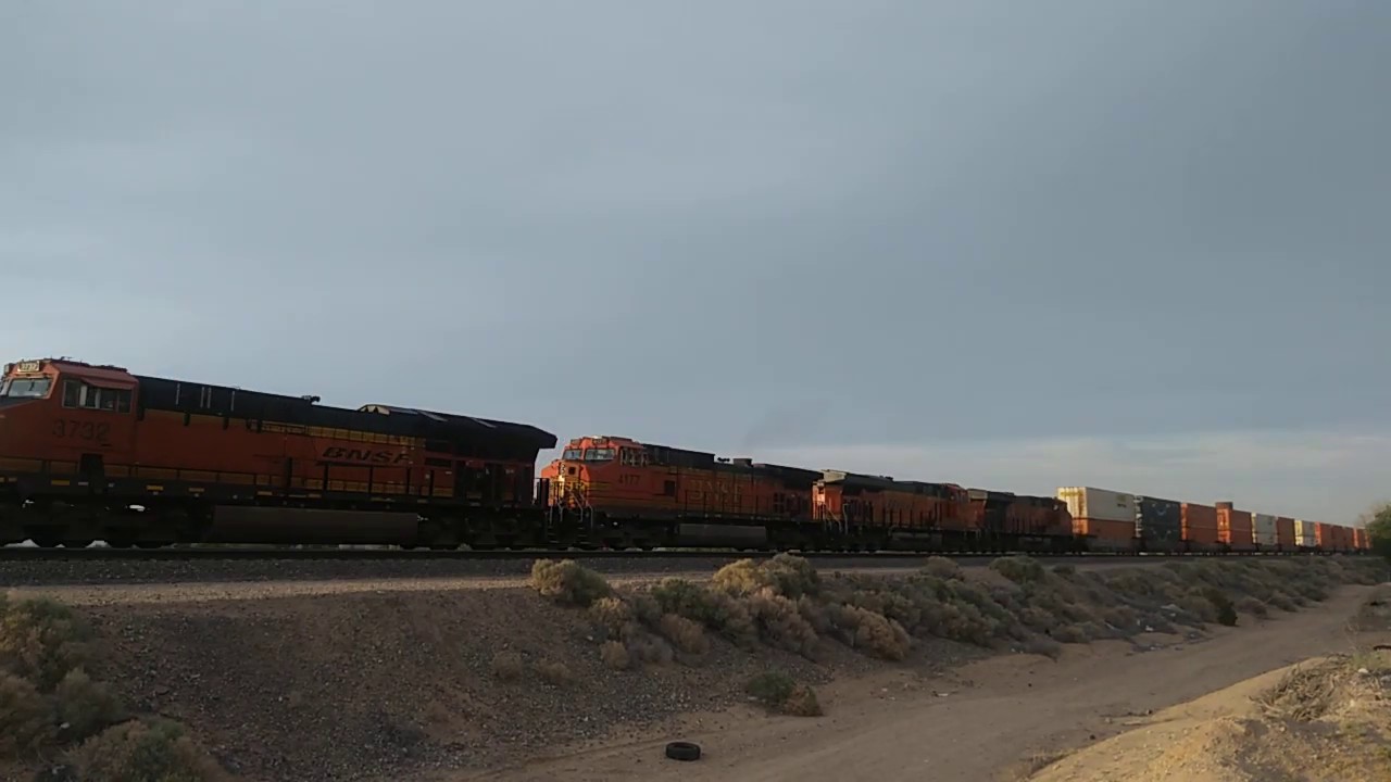 WB BNSF Intermodal/Spine Cars Train In Lenwood Ca! #bigbossrailfanner ...
