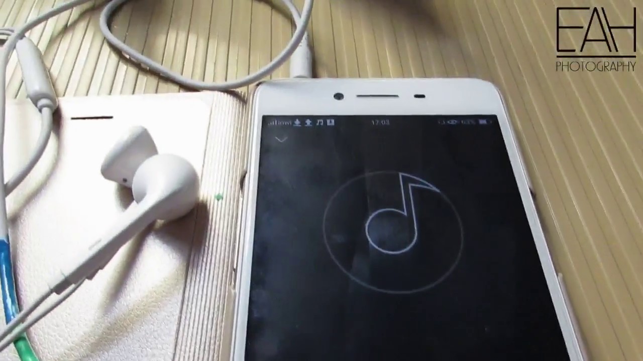 How to Decorate your Headphones/ earphones in 2 min : DIY nail polish ...