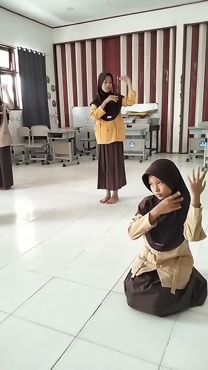Latihan Tarian Nirmala - YouTube