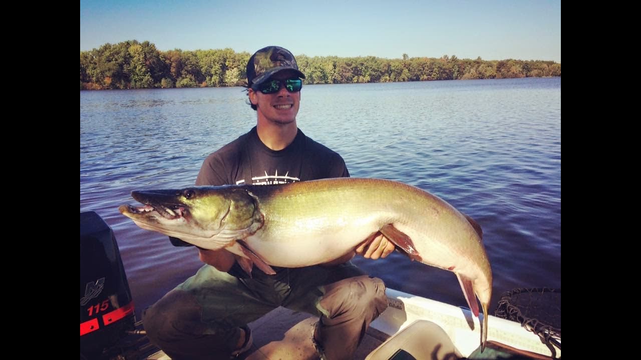 Figure 8 Boatside Musky Fishing Montage - Fish With Teeth Outdoors ...