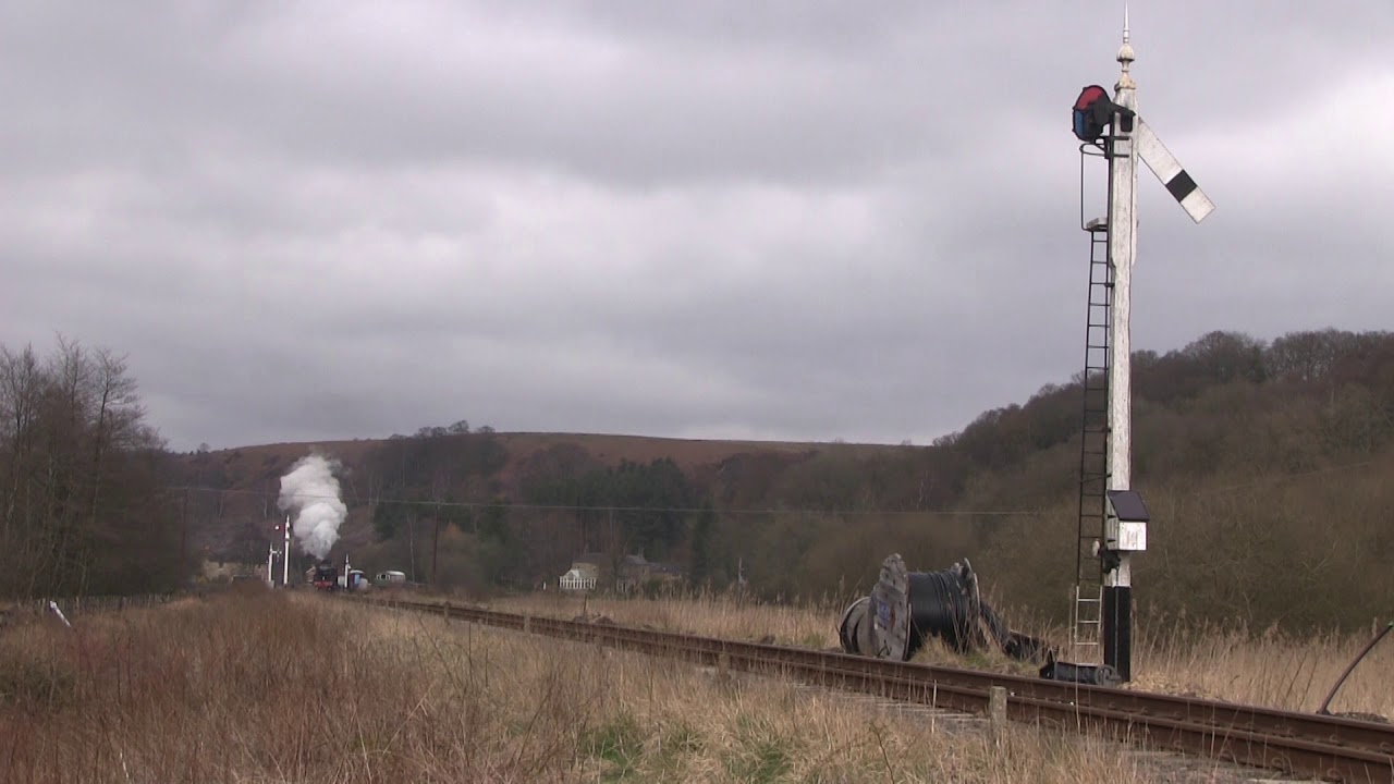 LNER Class B1 No.1264 southbound light engine departing Levisham [NYMR ...