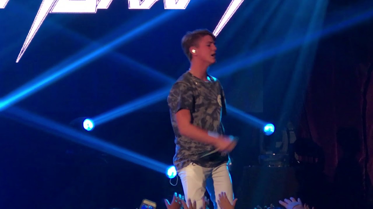 MattyB - New Kids (Live in Boston) - YouTube