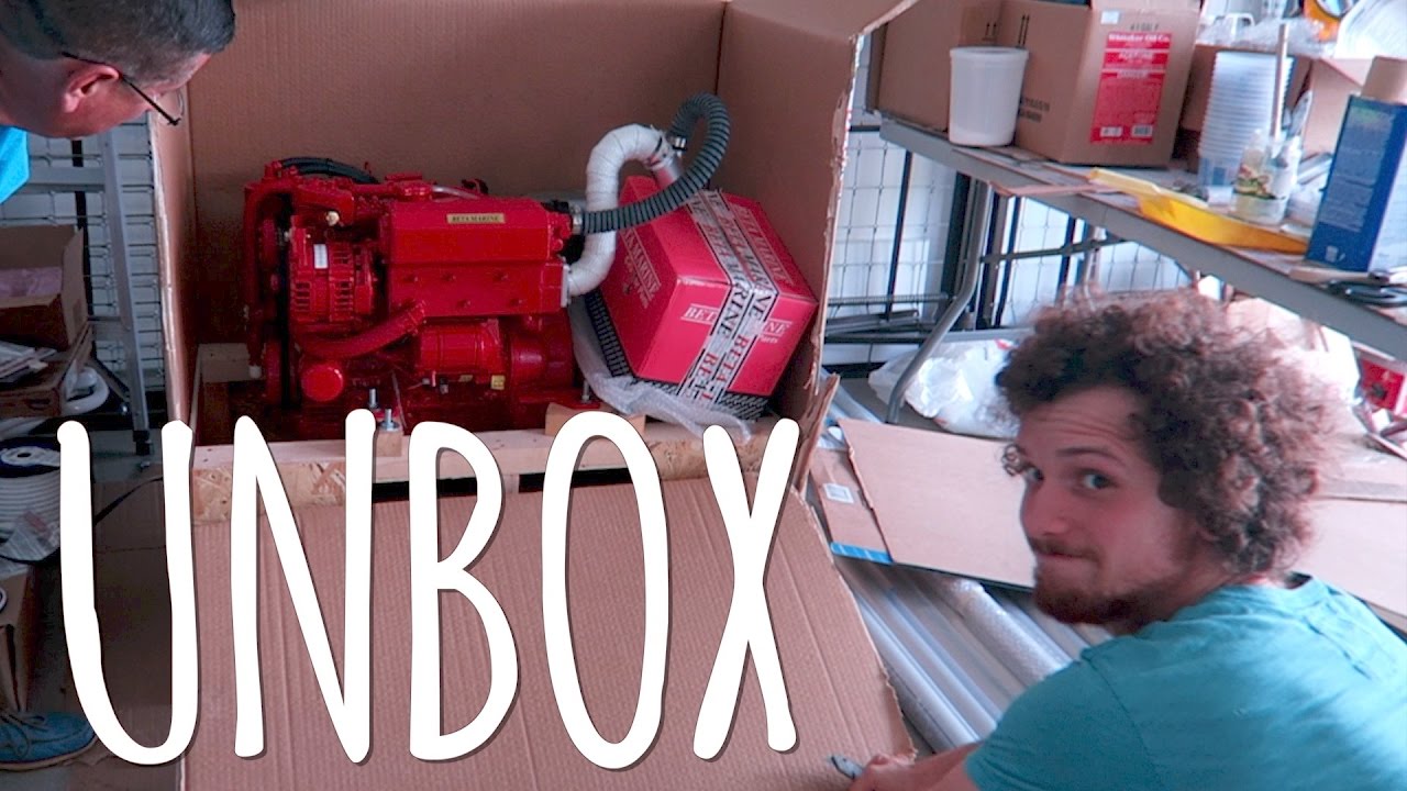 16: Unboxing a Beta 25 Diesel Engine - YouTube
