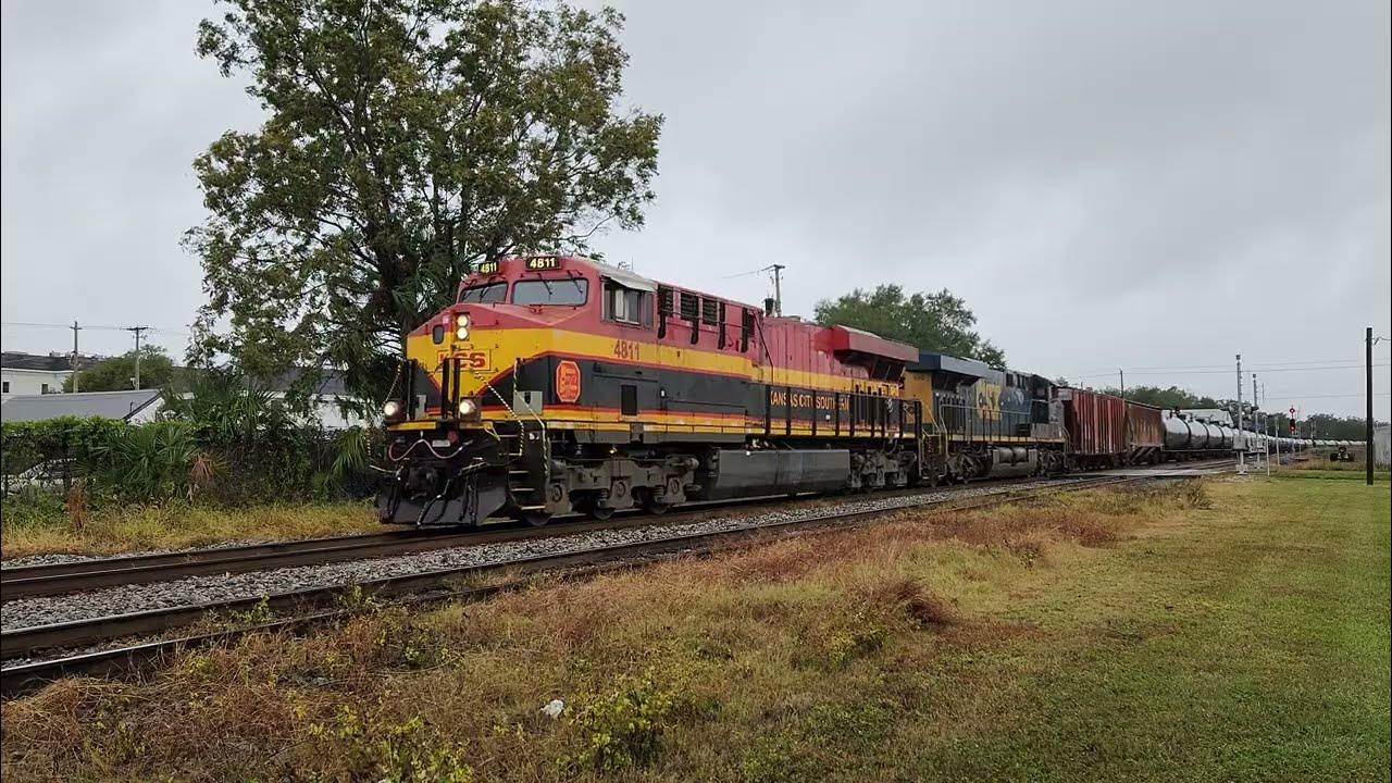 Ethanol Train In A Hurricane?!? KCS 4811 Leads B831-08 Through Plant City 11/10/22 - YouTube