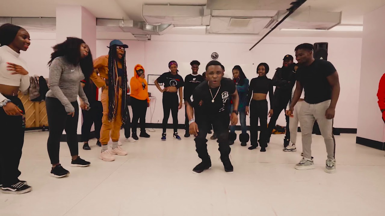 Medikal - Kayayo Viral Video by TooRisky 🔥 - YouTube