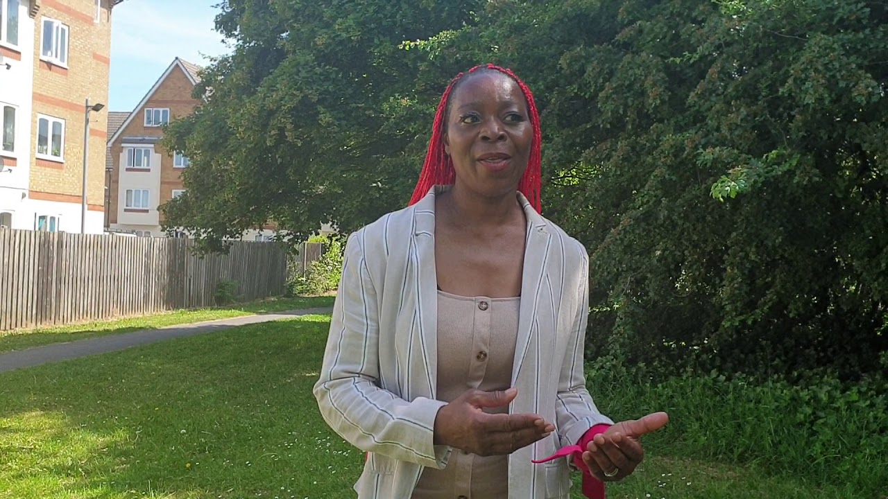 Rosalind Roberts Stunning Stories (compliment) - YouTube