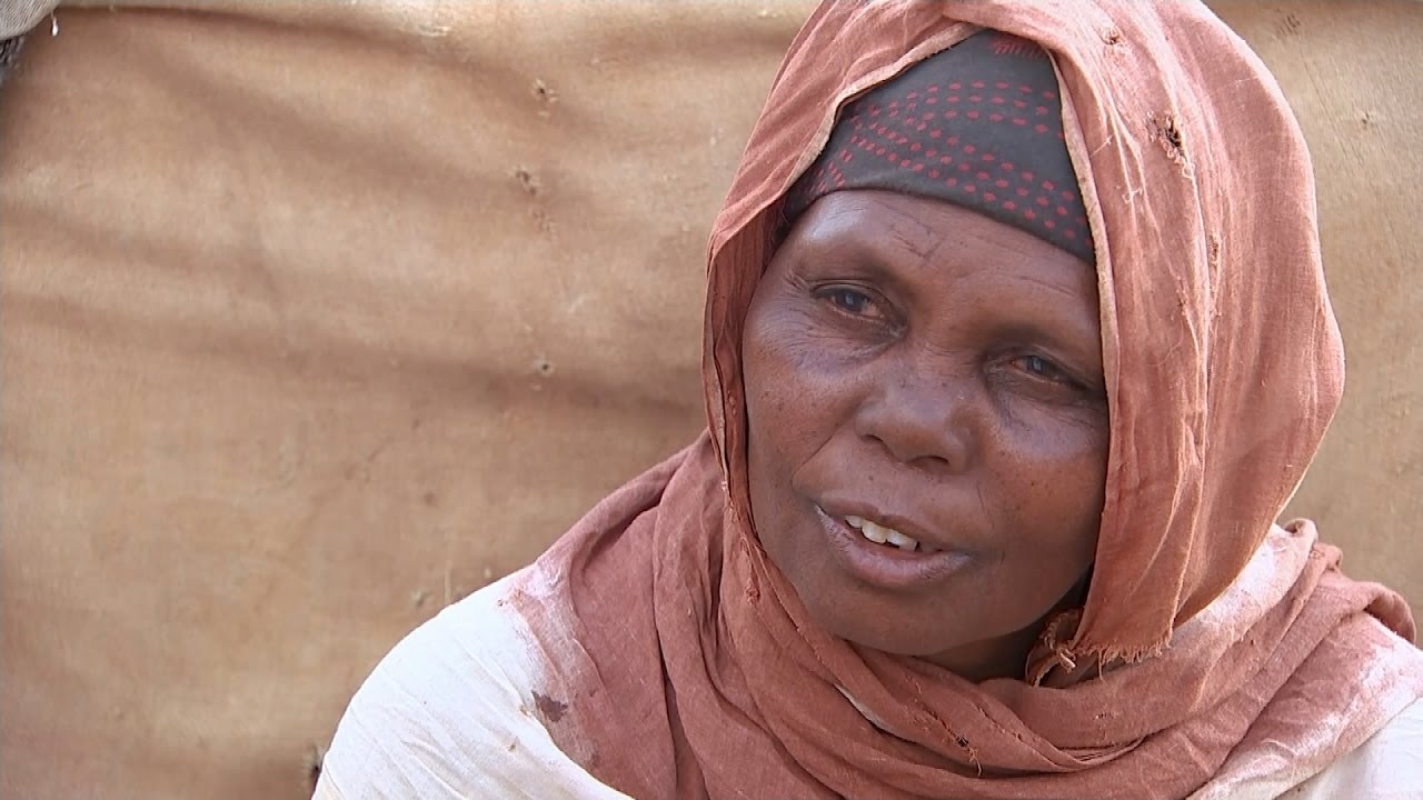 Somali mother loses entire family in search for food - YouTube