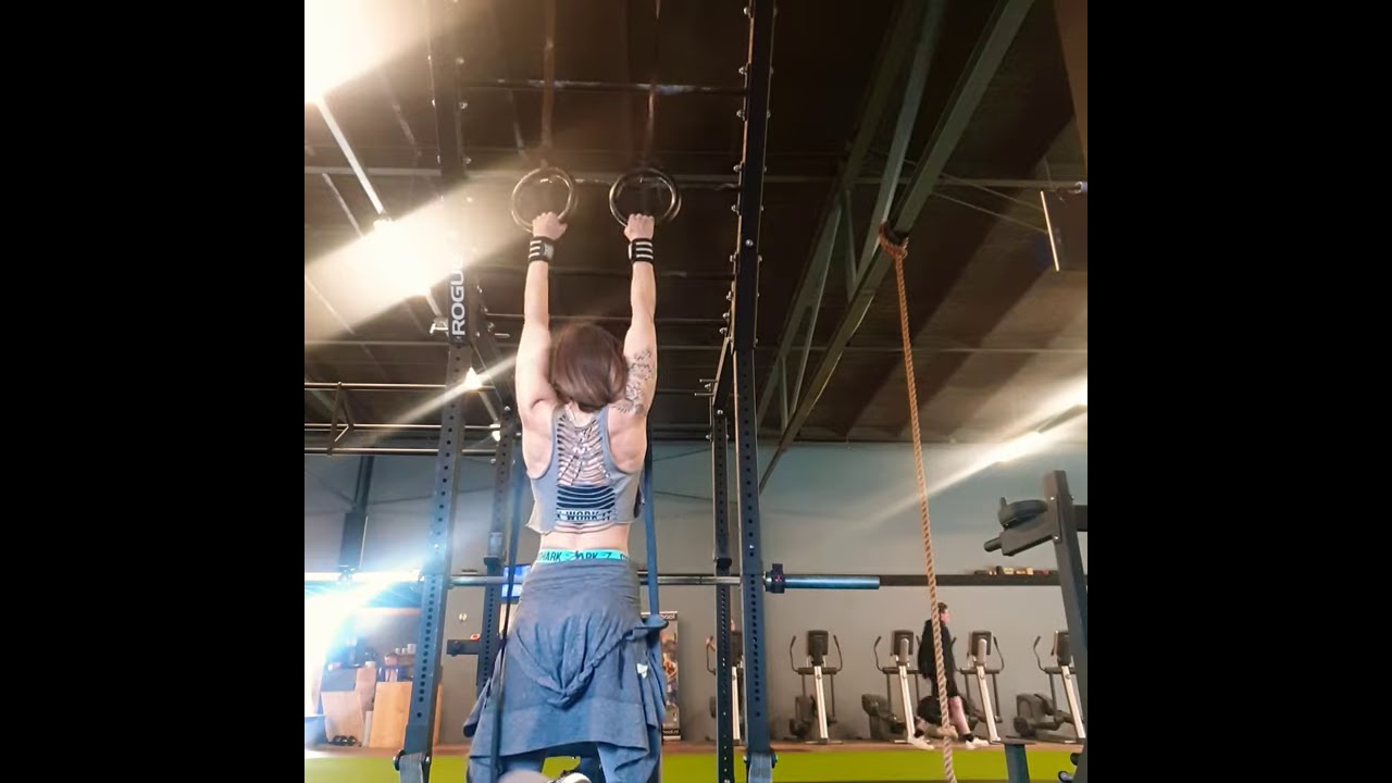 Ring pullups - YouTube