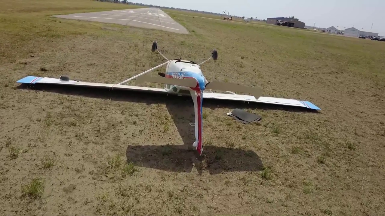 Airplane crash - epic upright fail - YouTube