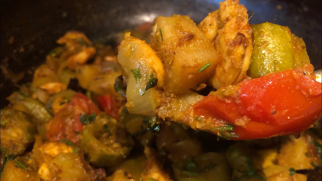 Potol chingri | Chingri recipes | Parwal prawn 🍤 recipes #chingri - YouTube