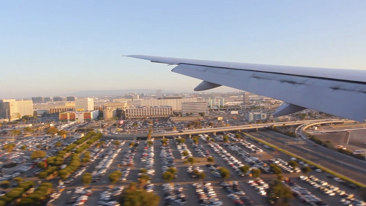 United Airlines Boeing 777-200 Sunset Landing in Los Angeles (UA 751 ...