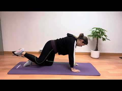 Patada de glúteo con banda - YouTube