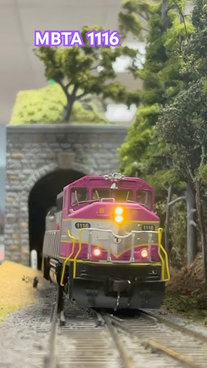 MBTA 1116 flies out of the tunnel! - YouTube