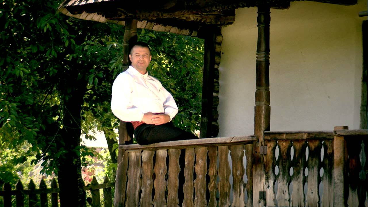 Rodica Mitran si Danut Dinca-Hai vecine bate cuiu - YouTube