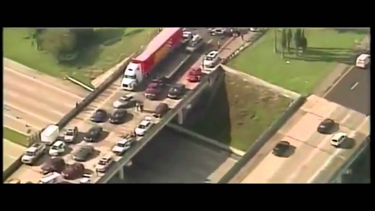 Huge 50-Cars Pile-up In Sarasota, Florida - YouTube