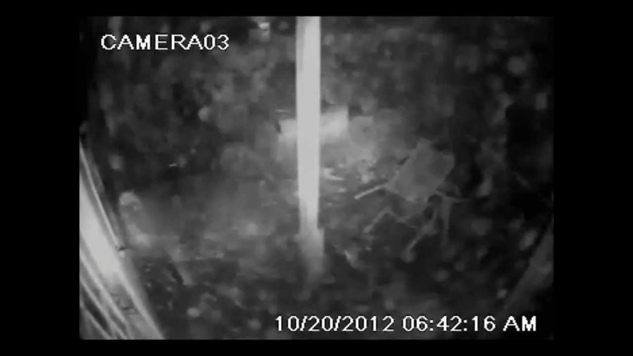 UFO ALIEN CREATING PLASMA RAIN (GHOST OR DEMONIC SPIRIT?) - YouTube