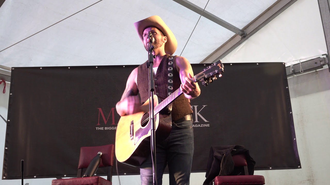 Lars Pluto - American Pie ( Cover) @ Millport Festival 31-08-2019-4k ...