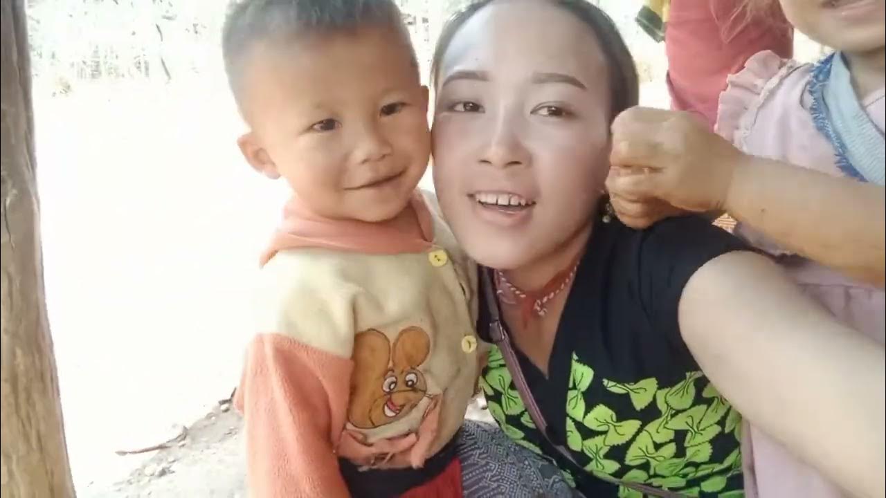 hnoob no nyob tsev ces nrog niam hlob thoj mus nqa nws li khoom tom roob nyuj - YouTube