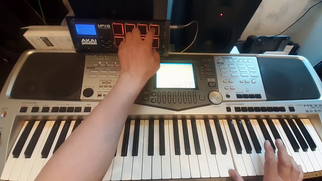 YAMAHA A1000 + PAD AKAI - YouTube