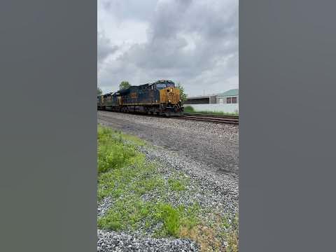 CSX 3327 In The Lead! #train #railfan - YouTube