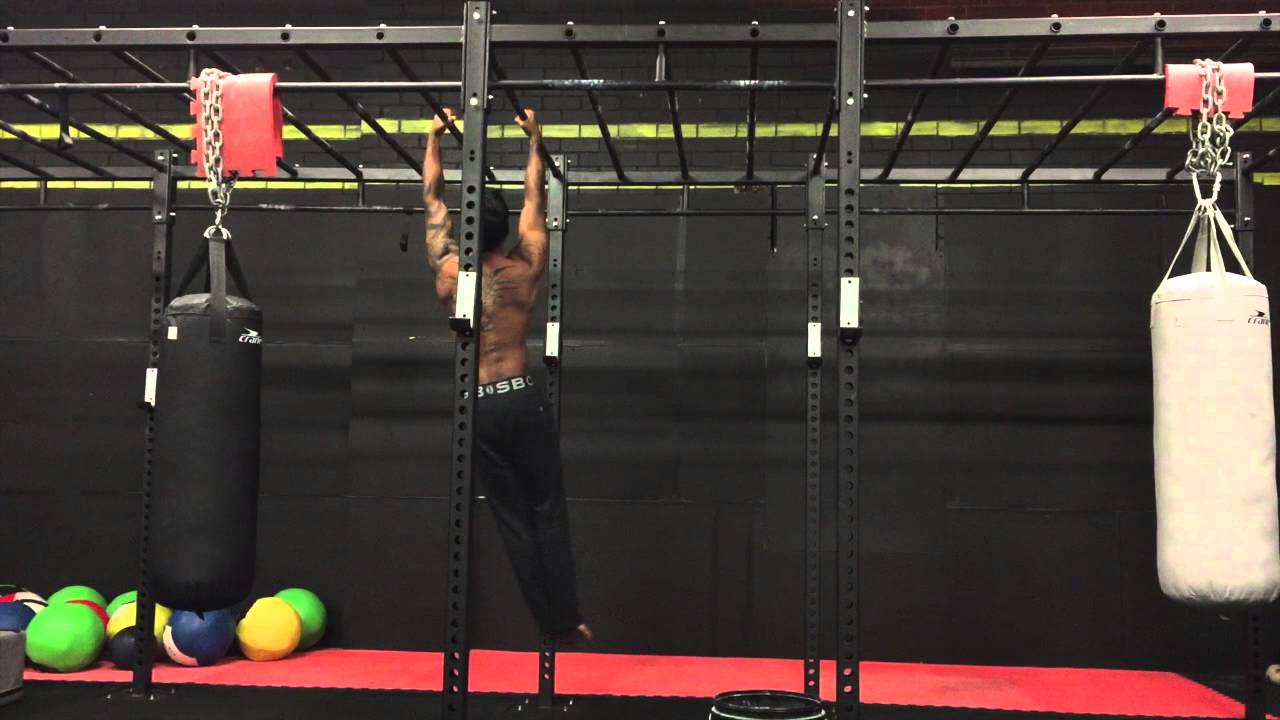 How to: Part 2 Traverse, Kip, Swing - YouTube