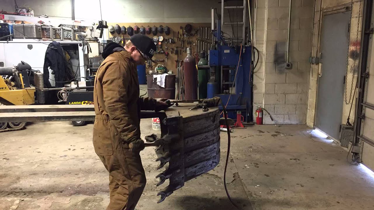 Badass welding - YouTube