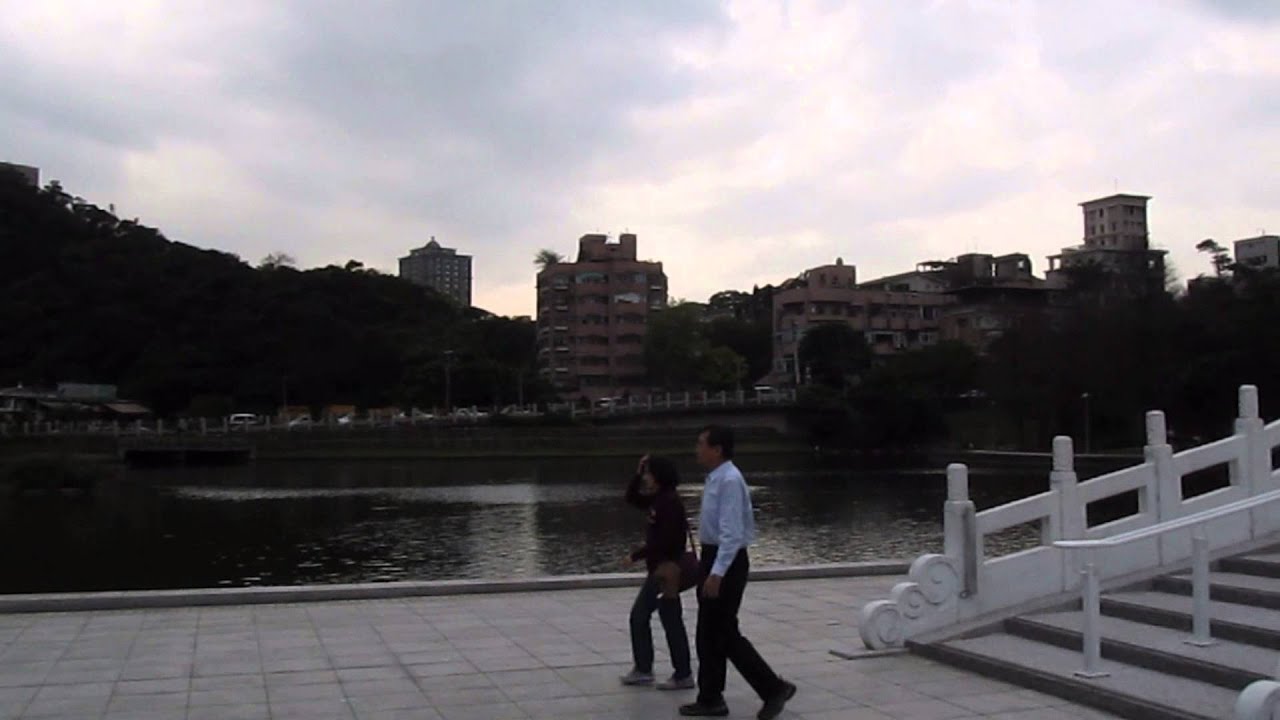 Dahu Park (大湖公園) in Taipei, Taiwan - YouTube