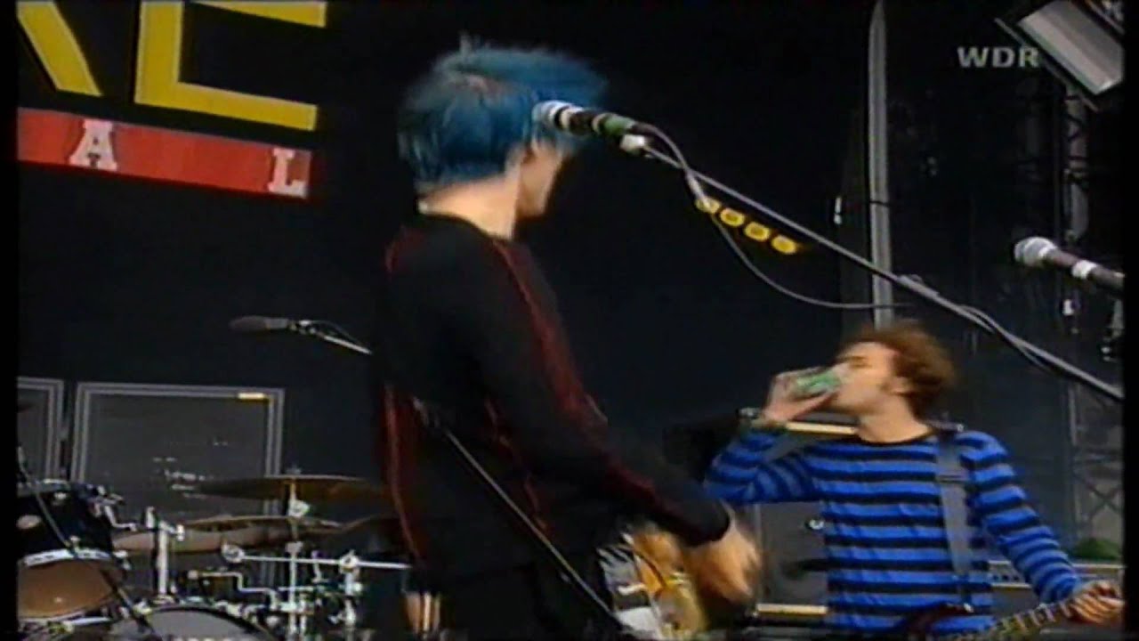 Muse - Agitated live @ Bizarre Festival 2000 [HD] - YouTube