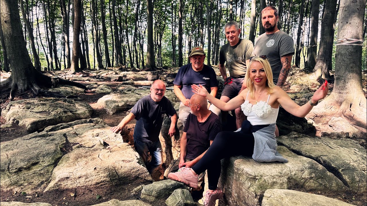 NAJBARDZIEJ TAJEMNICZA GÓRA W POLSCE! MEGALITY I KURHANY BUKOWEJ GÓRY ...