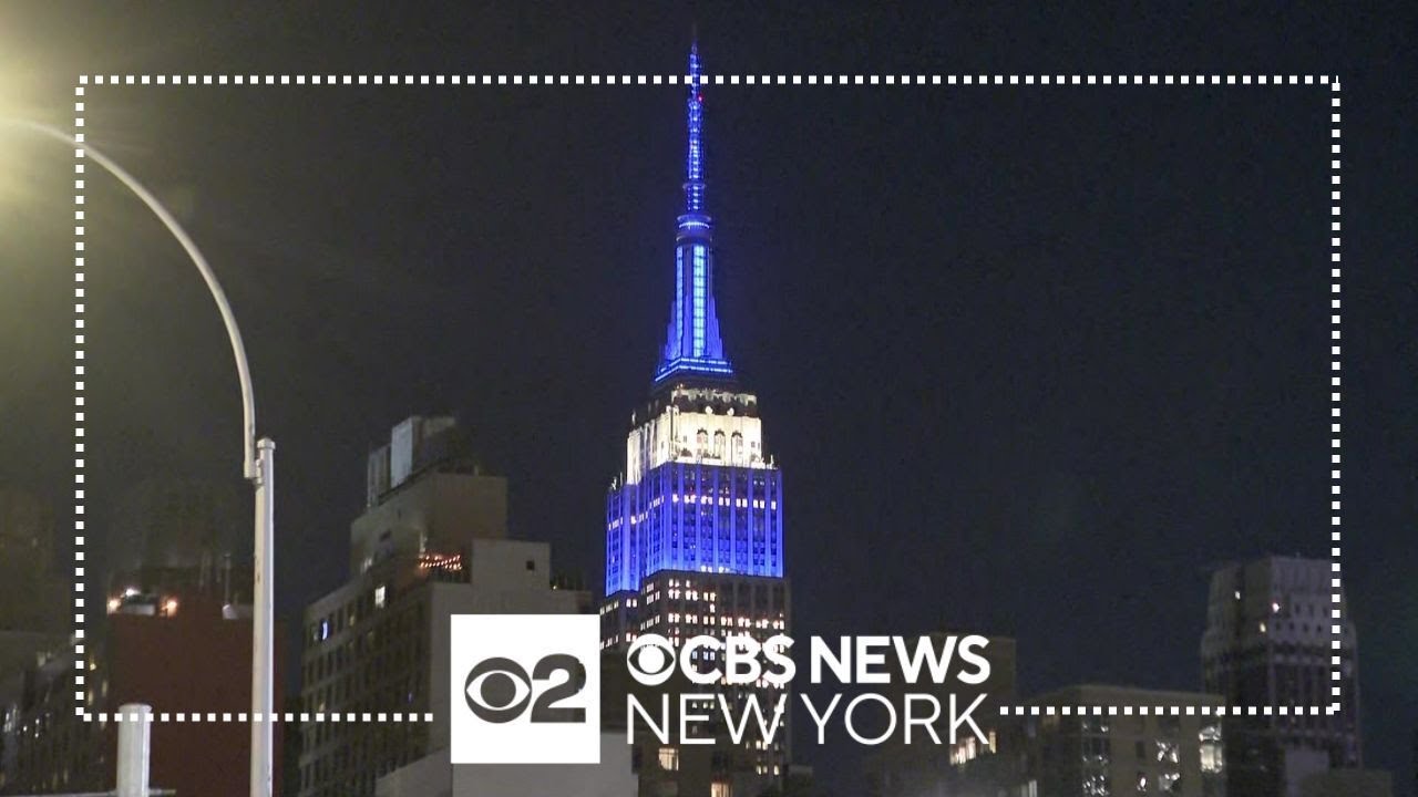 New York landmarks light up in support of Israel - YouTube