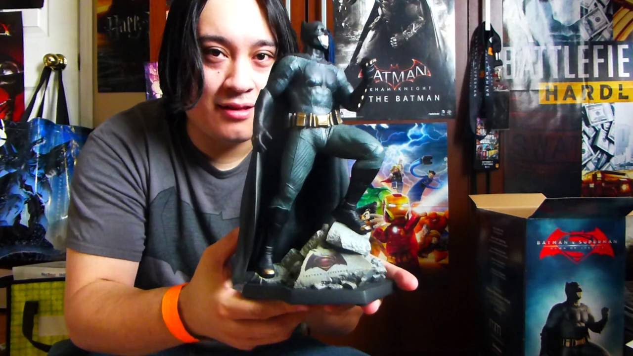 Batman v Superman Dawn Of Justice Ultimate Edition Statue Set Unboxing ...