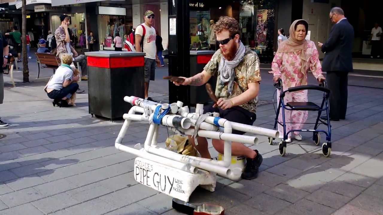 The Pipe Guy in Rundlemall - YouTube