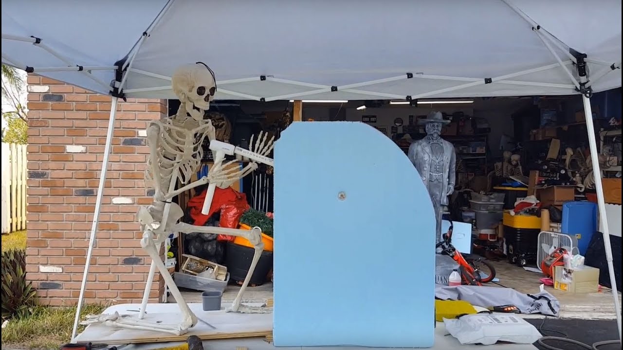 Animated Tombstone Carver - YouTube