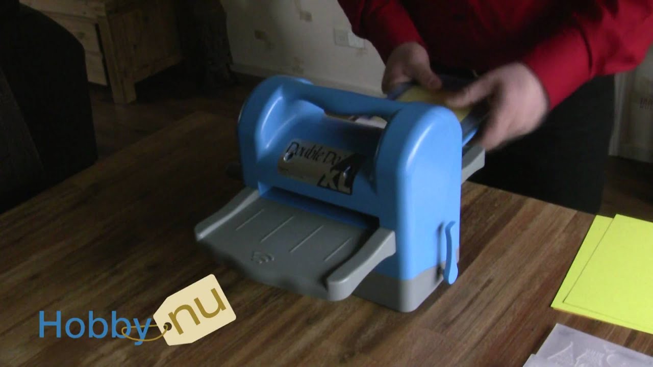 Cuttlebug mallen embossen met de double do xl - YouTube