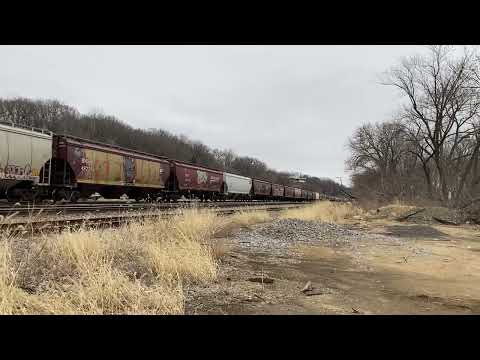 Bnsf sd70 ace trailing on a grain train - YouTube