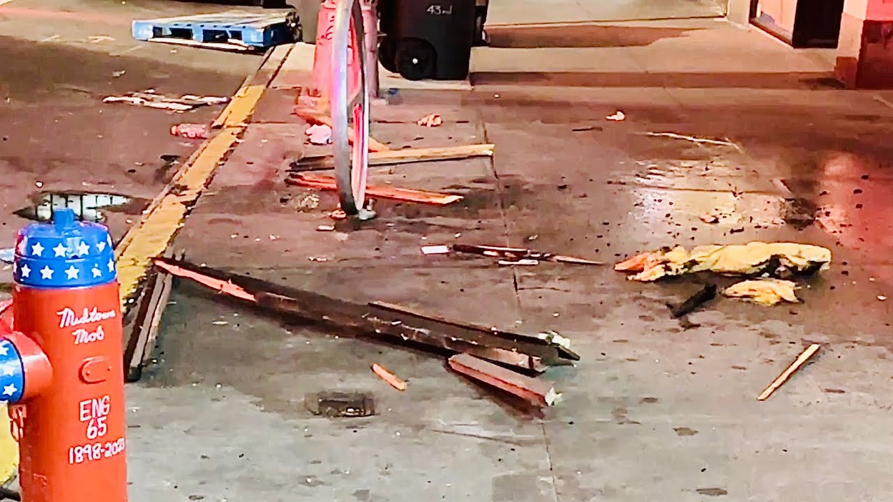 FDNY BOX 0795 ~ FDNY OPERATES FOR A WINDOW FRAME FIRE IN BUILDING NEXT ...