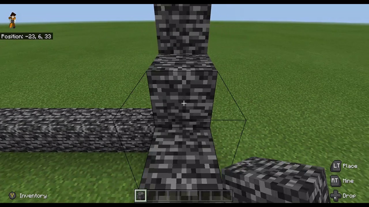 Building a bedrock house in creative. - YouTube