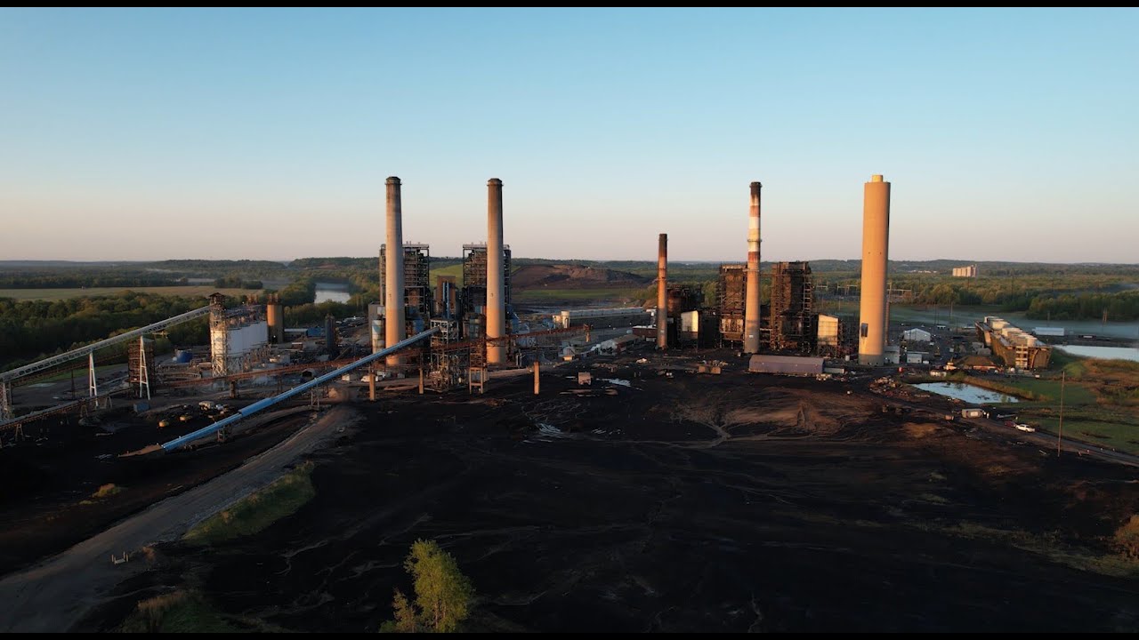 Big Rivers implodes idled stacks at Sebree station - YouTube
