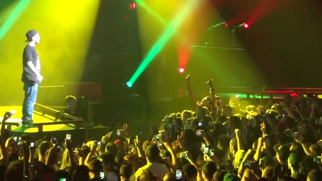 Mac Miller - Avian Feat. Bob Marley's Three Little Birds (Live) - YouTube