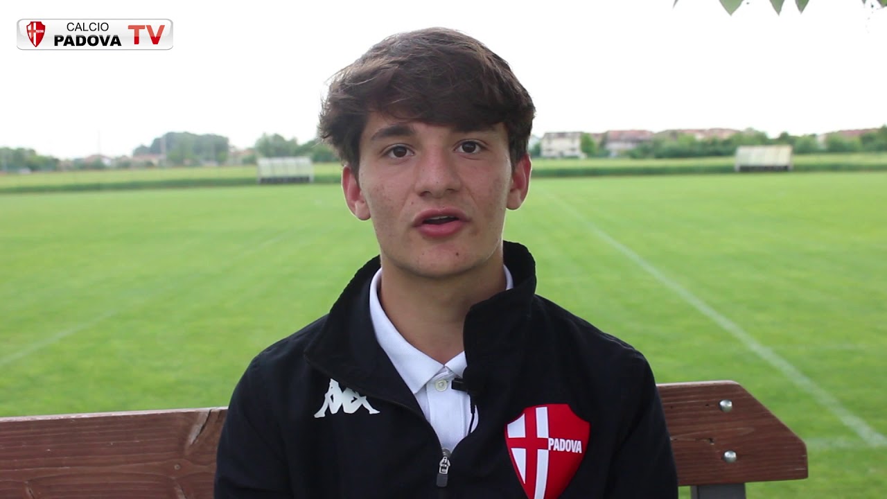 Enrico Piovanello, il primo Millennial del Calcio Padova - YouTube