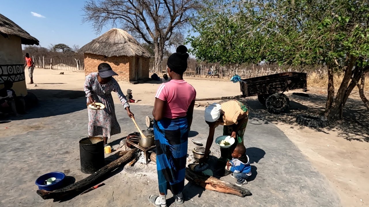 Cooking Delicious African Breakfast 😋. Zimbabwe Village life - YouTube