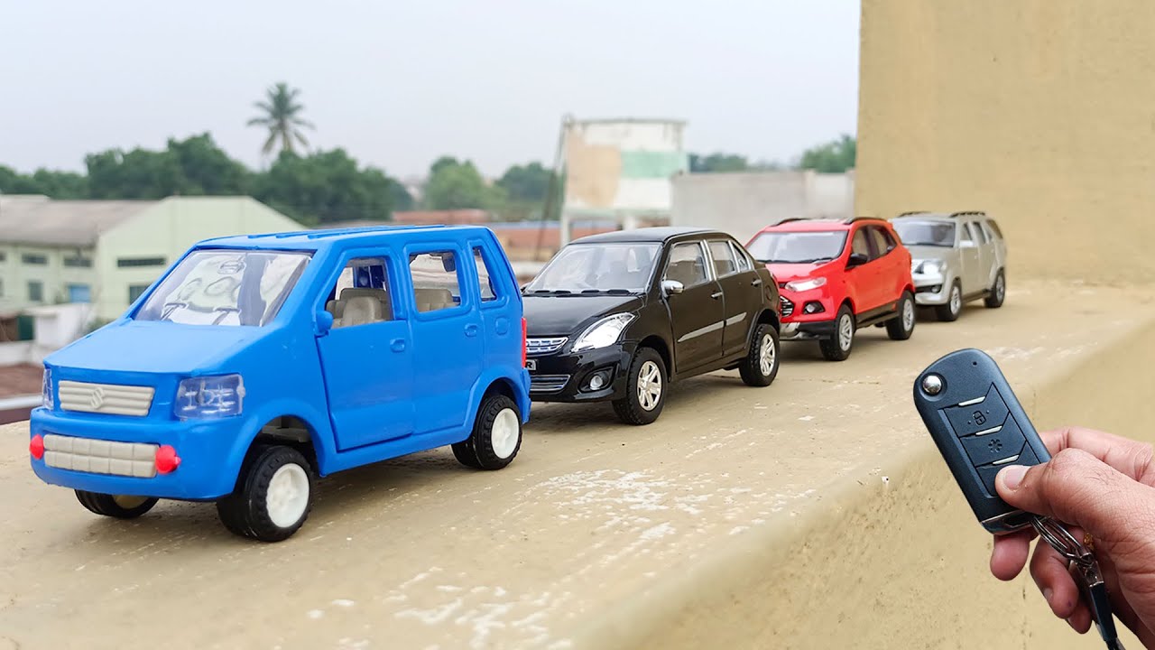 Centy Toy Auto Rickshaw vs Tata 407 Mini Truck | Diecast Centy Model ...