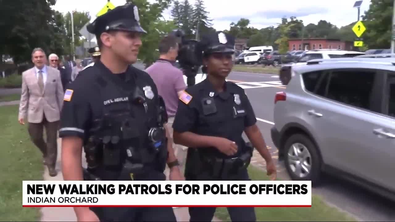 Residents react to Springfield police foot patrols - YouTube