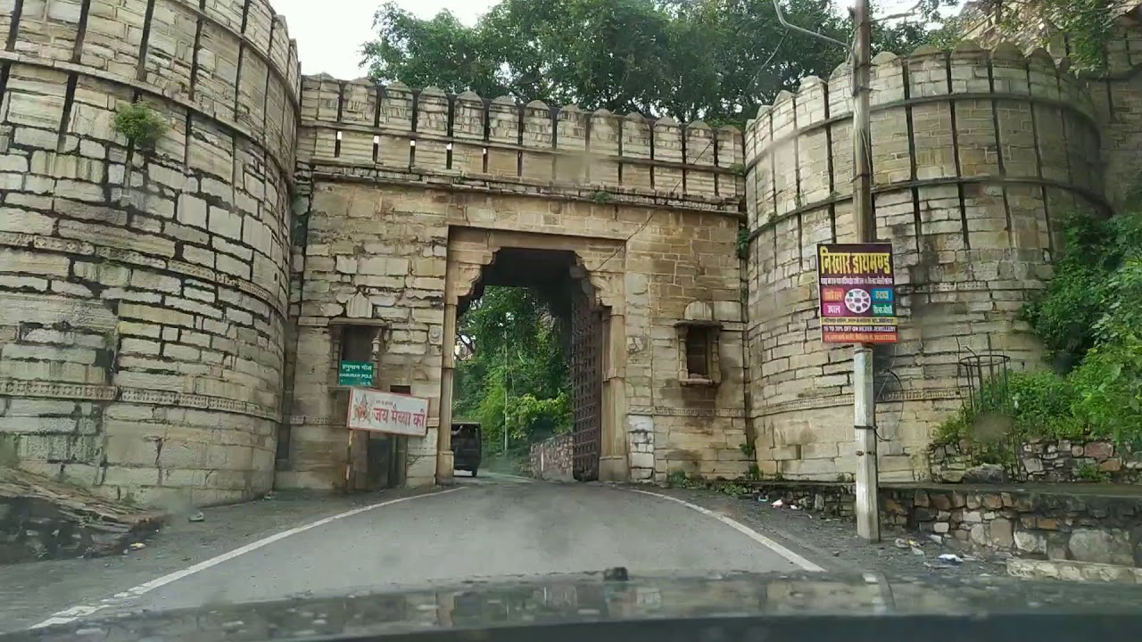 Chittorgarh||the beauty of Chittorgarh ||historical wall|| - YouTube