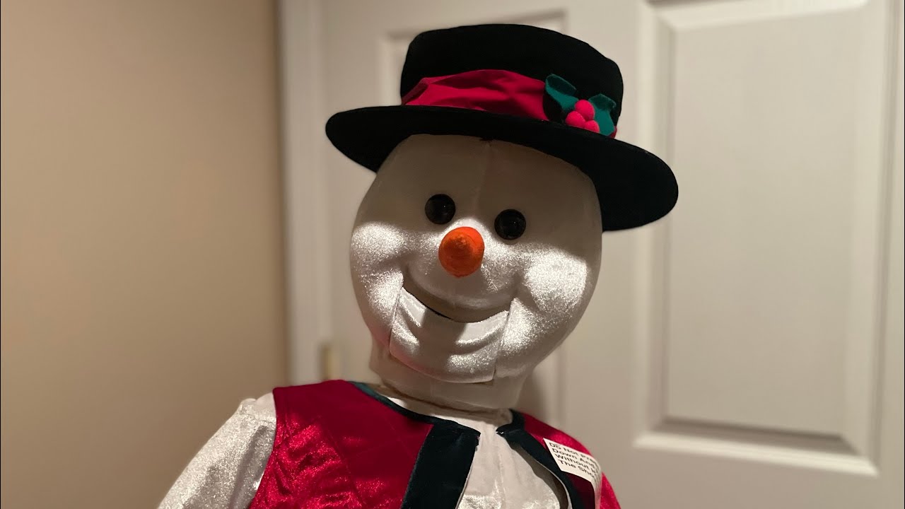 Gemmy - Life Sized 5-Foot Snowman - YouTube