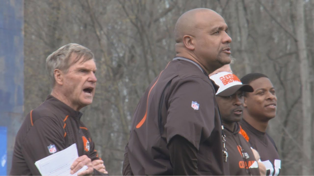 Browns Huddle: Al Saunders Energizing Young WRs - YouTube