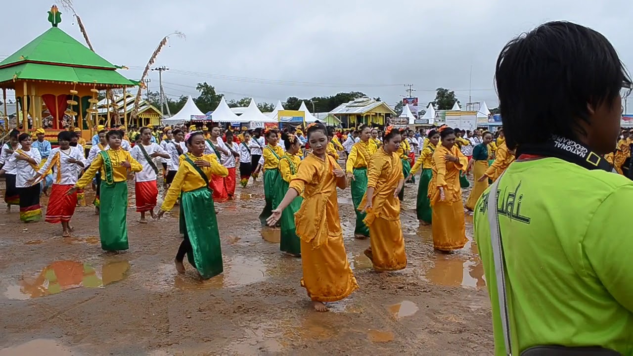 Irau KTT tari Massal - YouTube